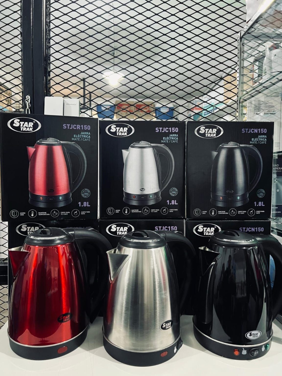 Pava Con Corte Negra Star Trak – New Red